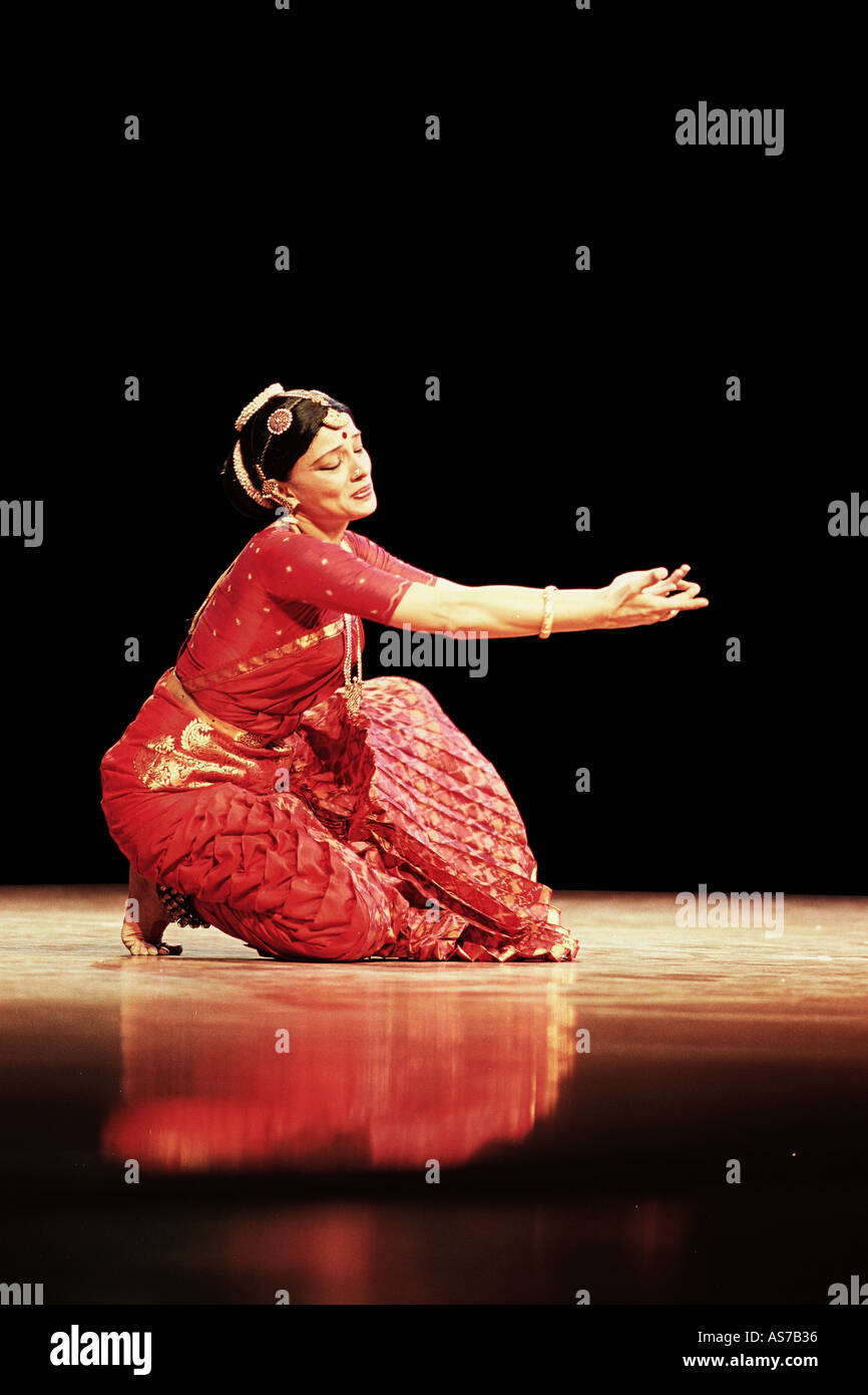 Indian Classical Dancer Malavika Sarrukkai performing a solo Bharat ...