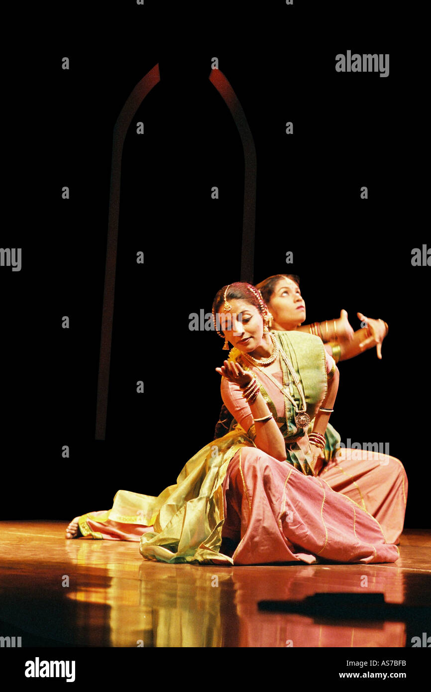Two Indian Classical Dancer from Nityabharati Pune student of Rohini ...