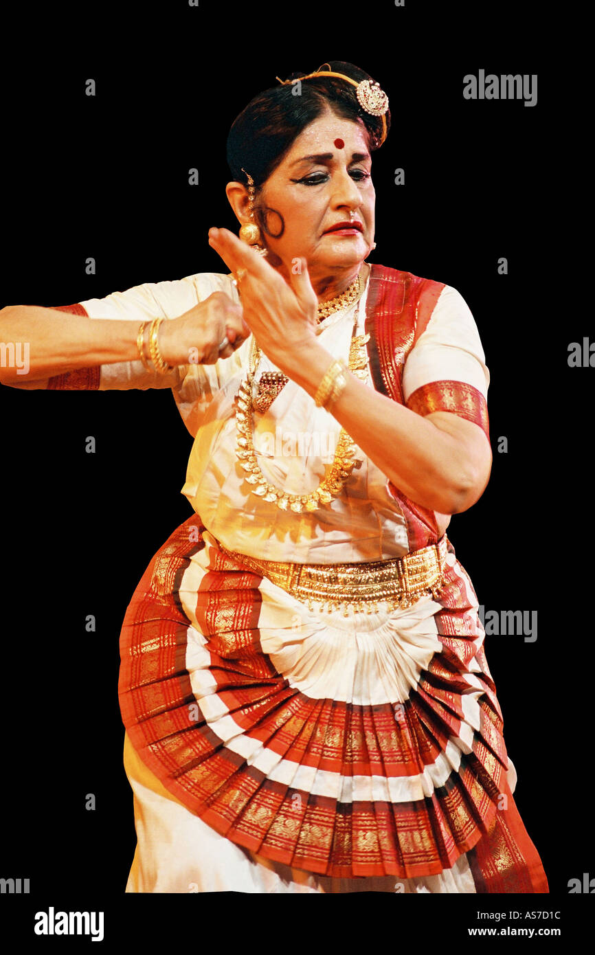 Mohini attam hi-res stock photography and images - Alamy