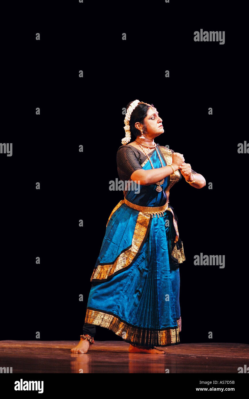 Indian Classical Dancer Chitra Visweswaran performing a solo Bharat ...
