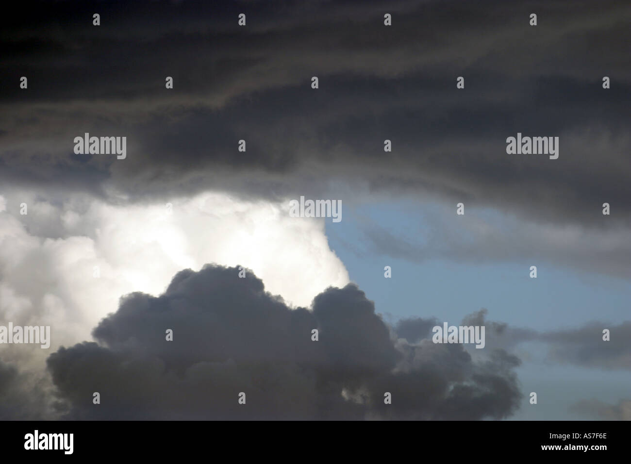Storm clouds dark stormy sky hi-res stock photography and images - Alamy