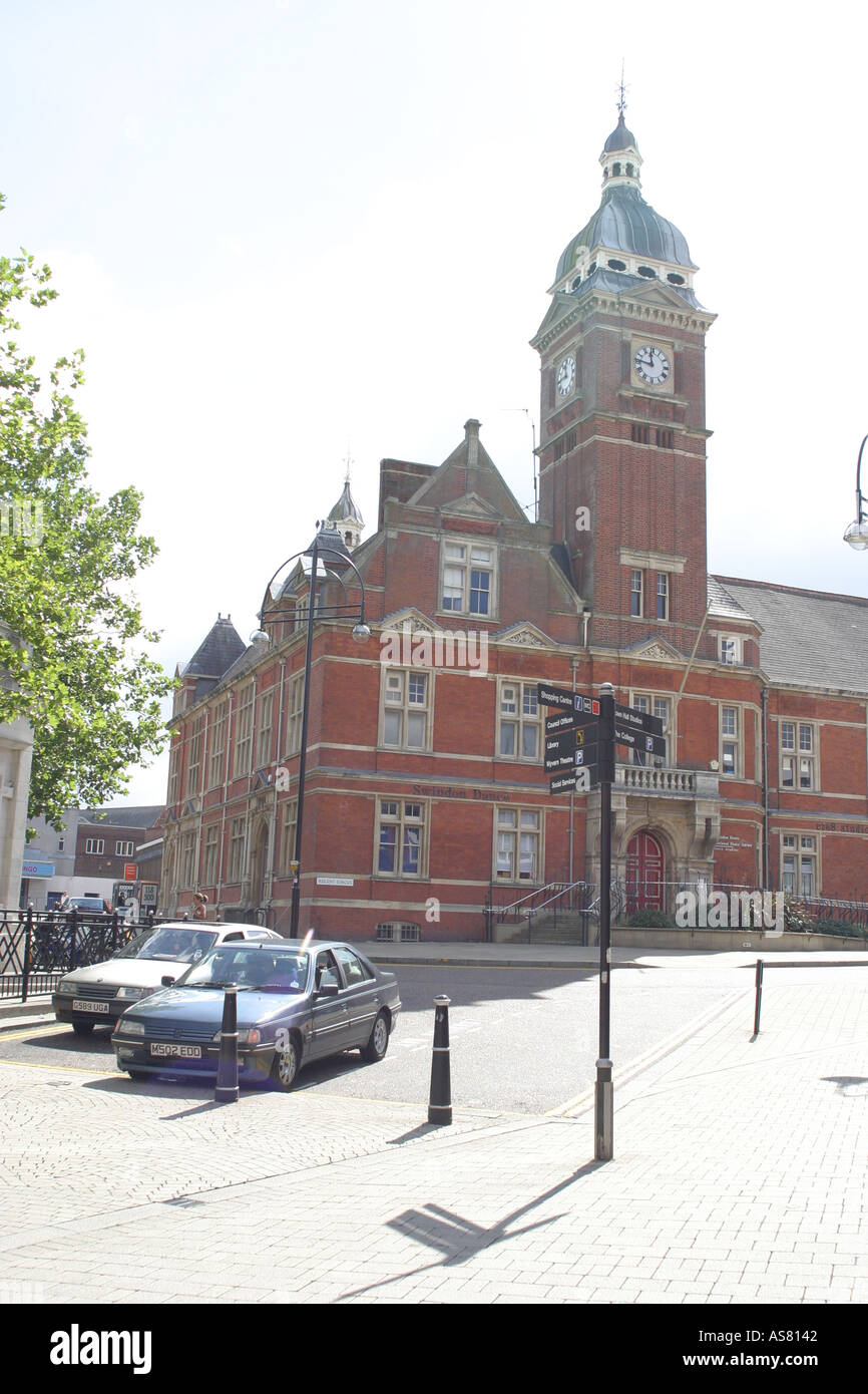 The Town Hall in Regents Circus Swindon Stock Photo - Alamy