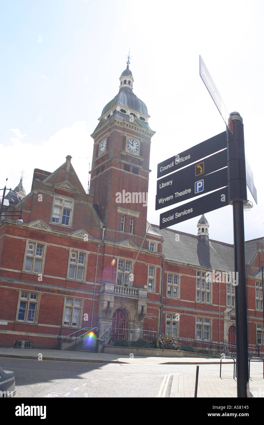 The Town Hall in Regents Circus Swindon Stock Photo - Alamy