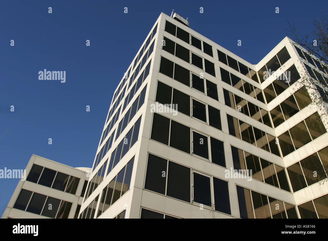 A modern building in the centre of Swindon Stock Photo - Alamy