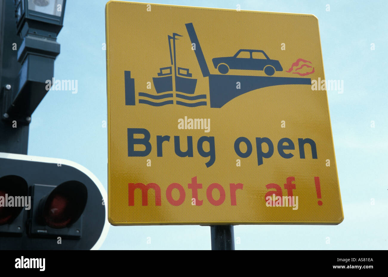 sign "Brug open Stock Photo - Alamy