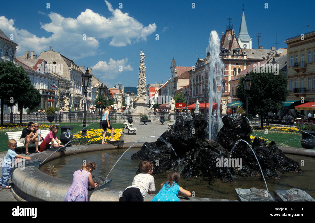 Inner city family hi-res stock photography and images - Alamy