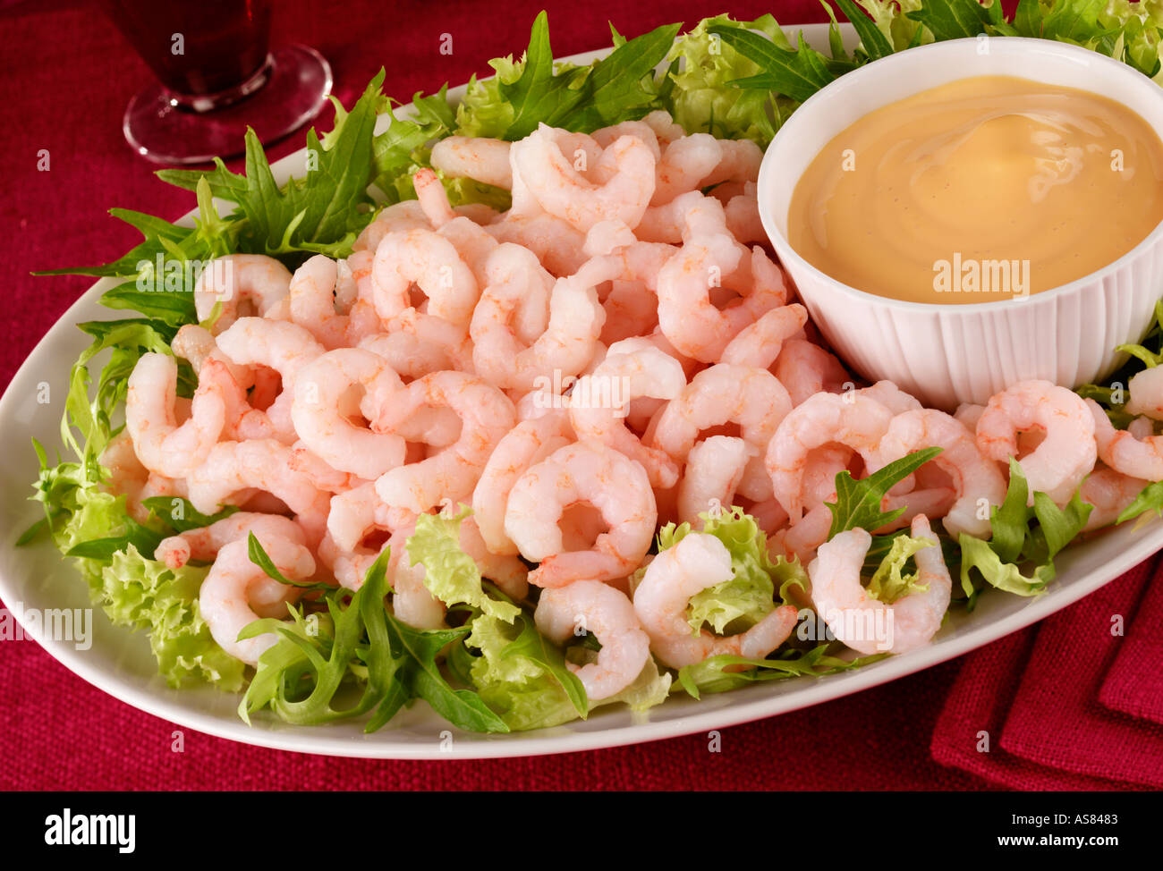 SMALL PEELED PRAWNS SHRIMP Stock Photo - Alamy