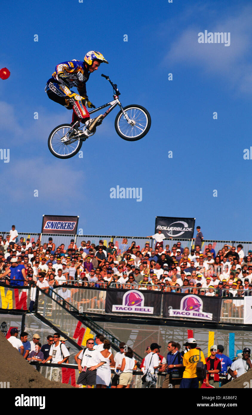 Teens bmx dirt jump hi-res stock photography and images - Alamy