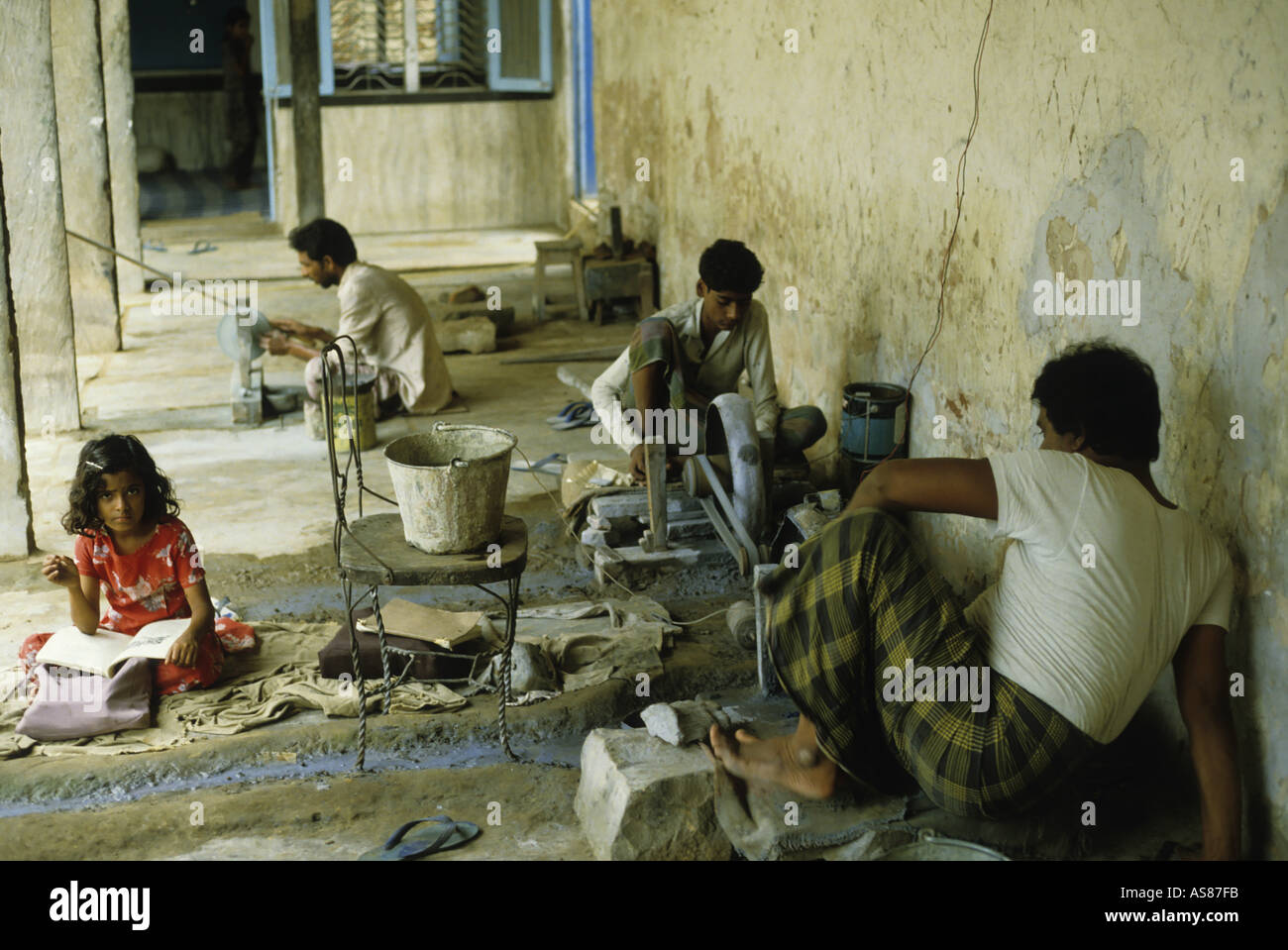 India Rajasthan Jaipur Gemstone Workshop Workers Stock Photo - Alamy