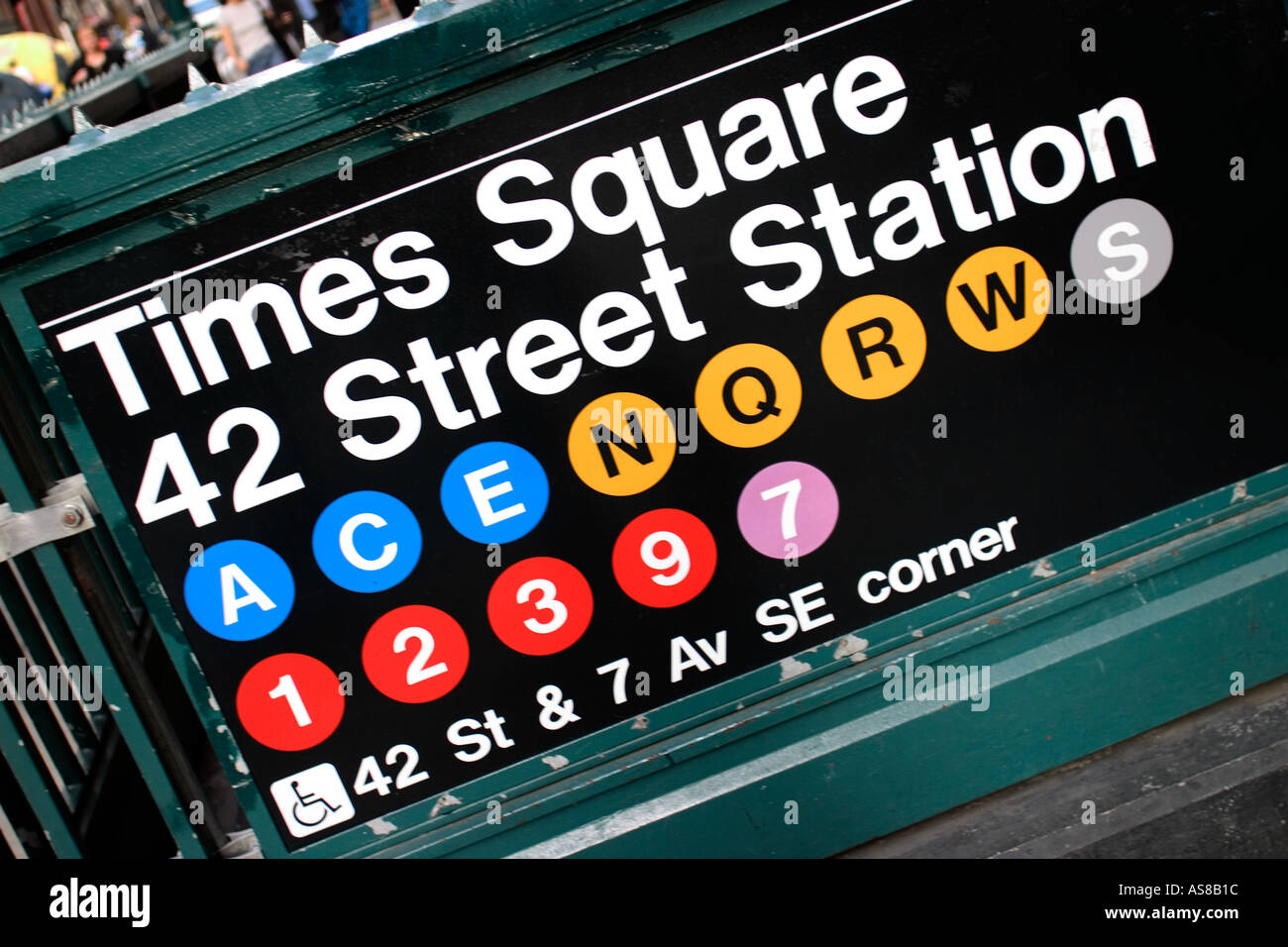 Times square subway metro 42nd hi-res stock photography and images - Alamy