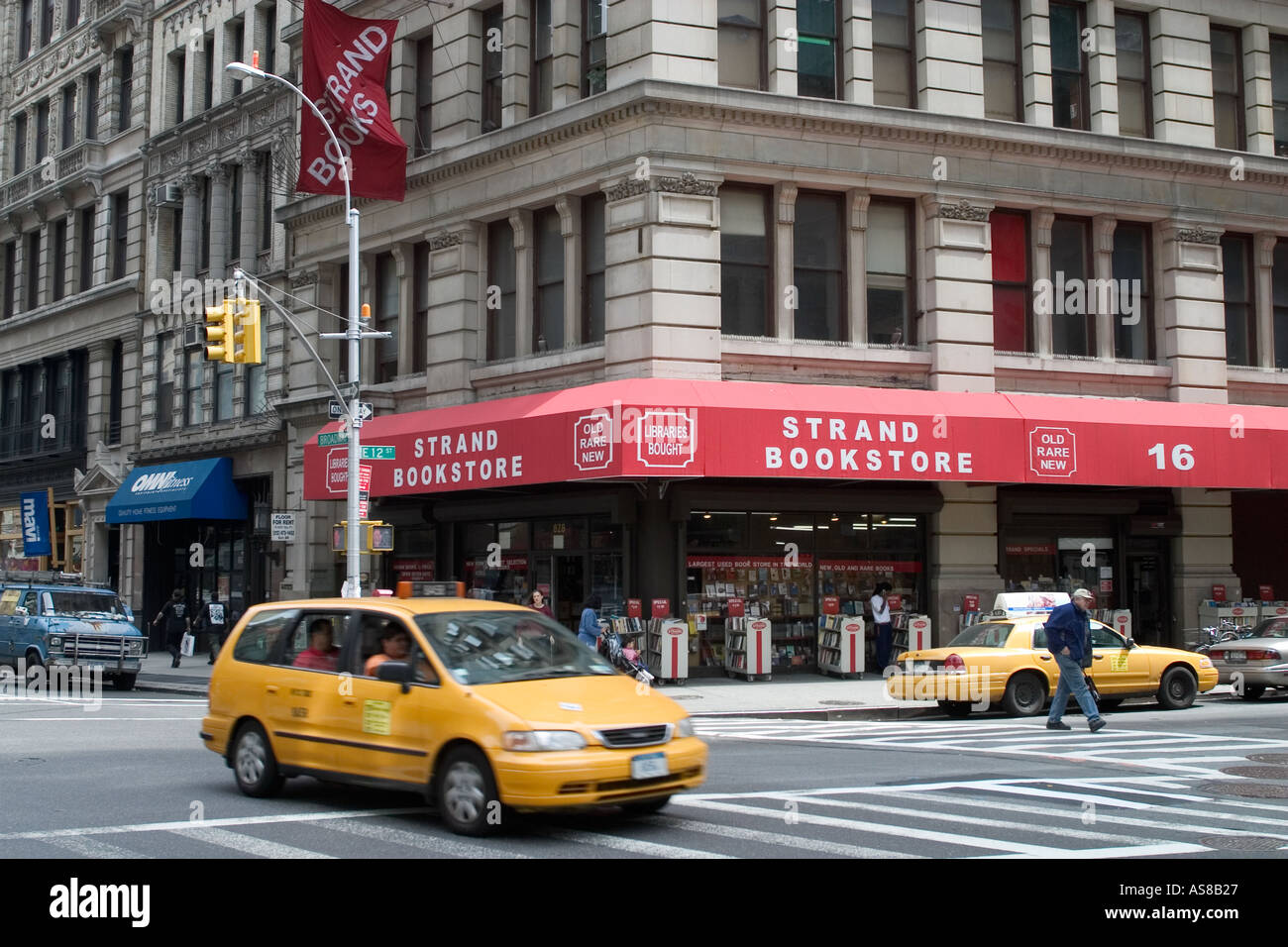 Strand books, new york hi-res stock photography and images - Alamy