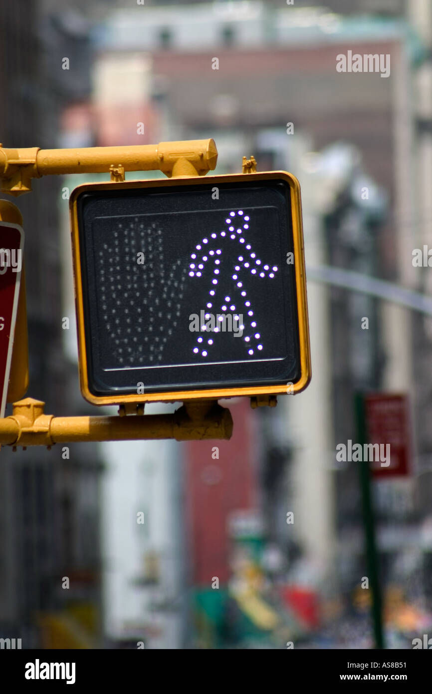 Pedestrian crossing street traffic hi-res stock photography and images ...