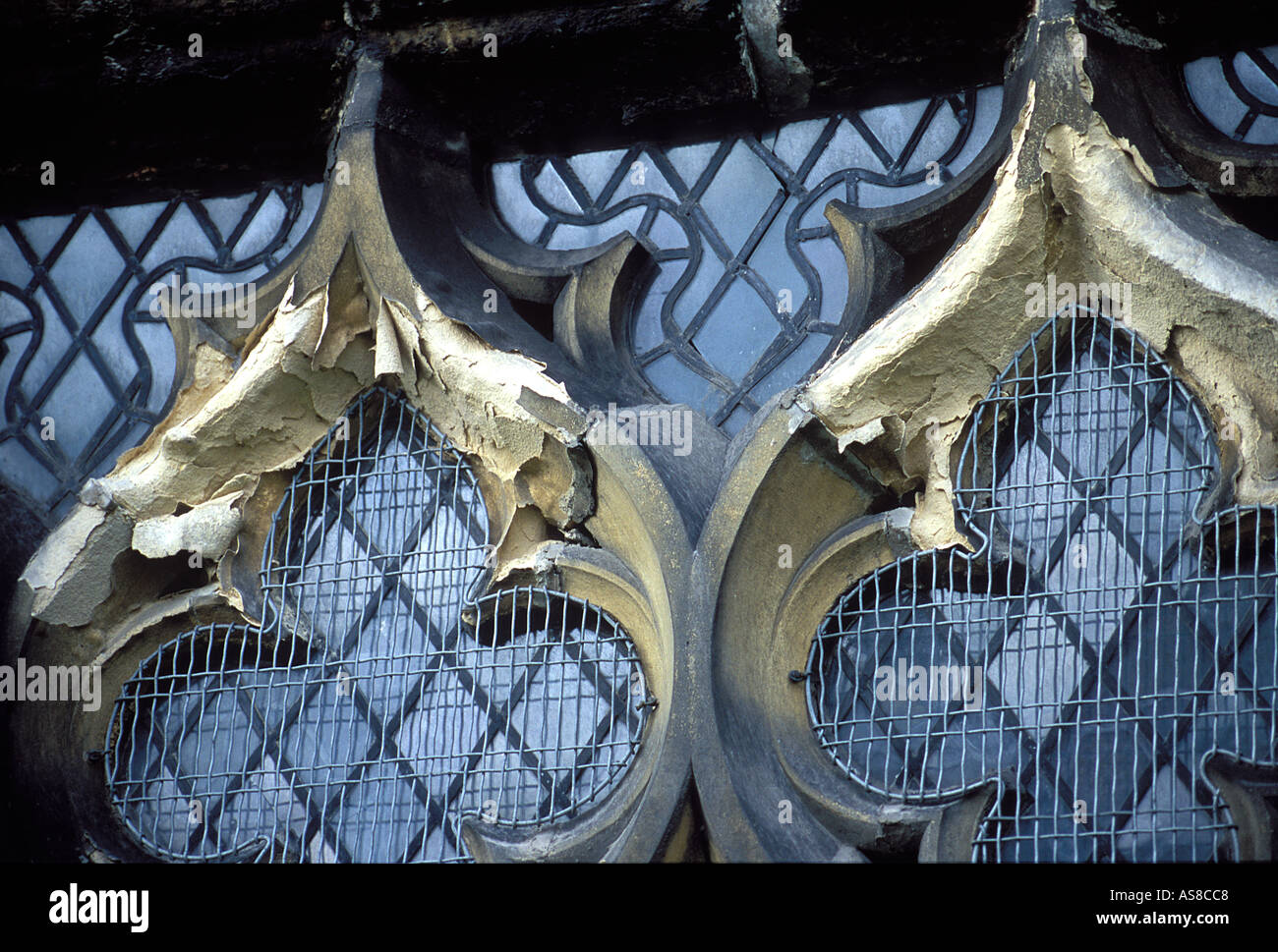 BUILDING CONSERVATION ISSUES Erosion and delamination of tracery stone ...