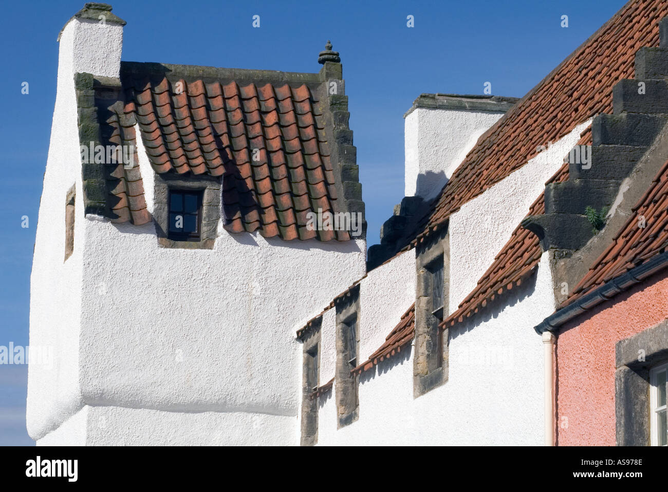 dh The Study CULROSS FIFE Whitewashed house historic village tradition ...