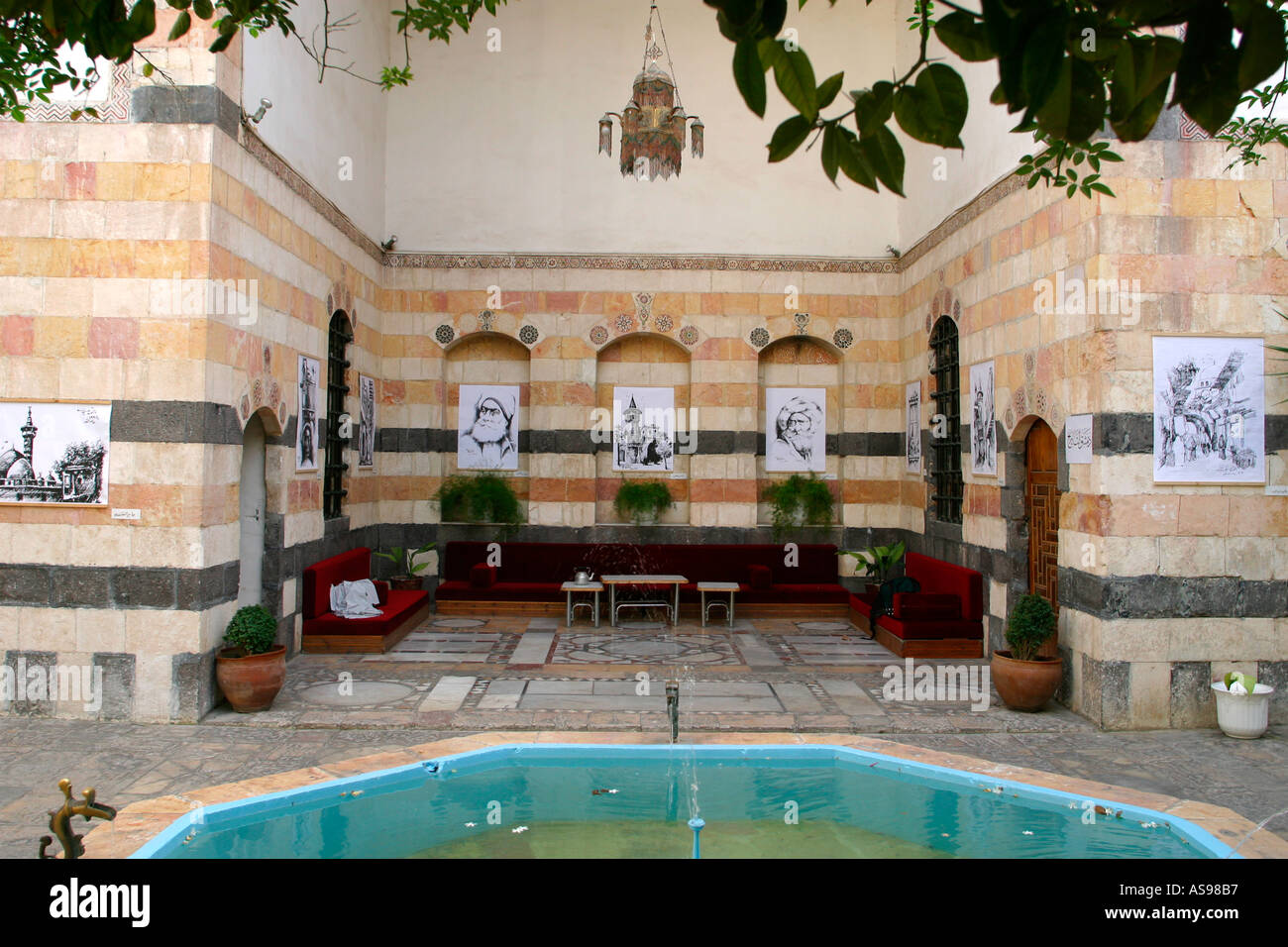 Old houses in damascus hi-res stock photography and images - Alamy