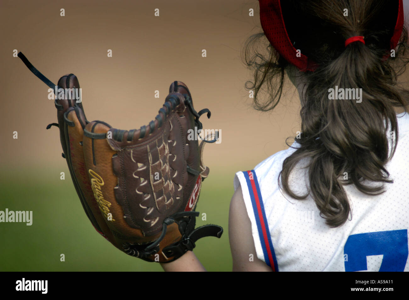 Girls fast pitch softball hi-res stock photography and images - Alamy