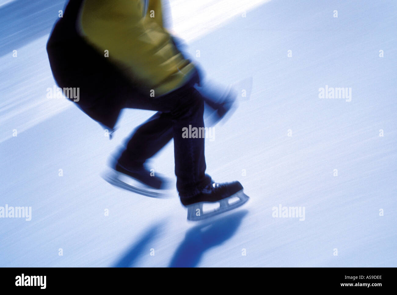 Teen boy speed skating hi-res stock photography and images - Alamy