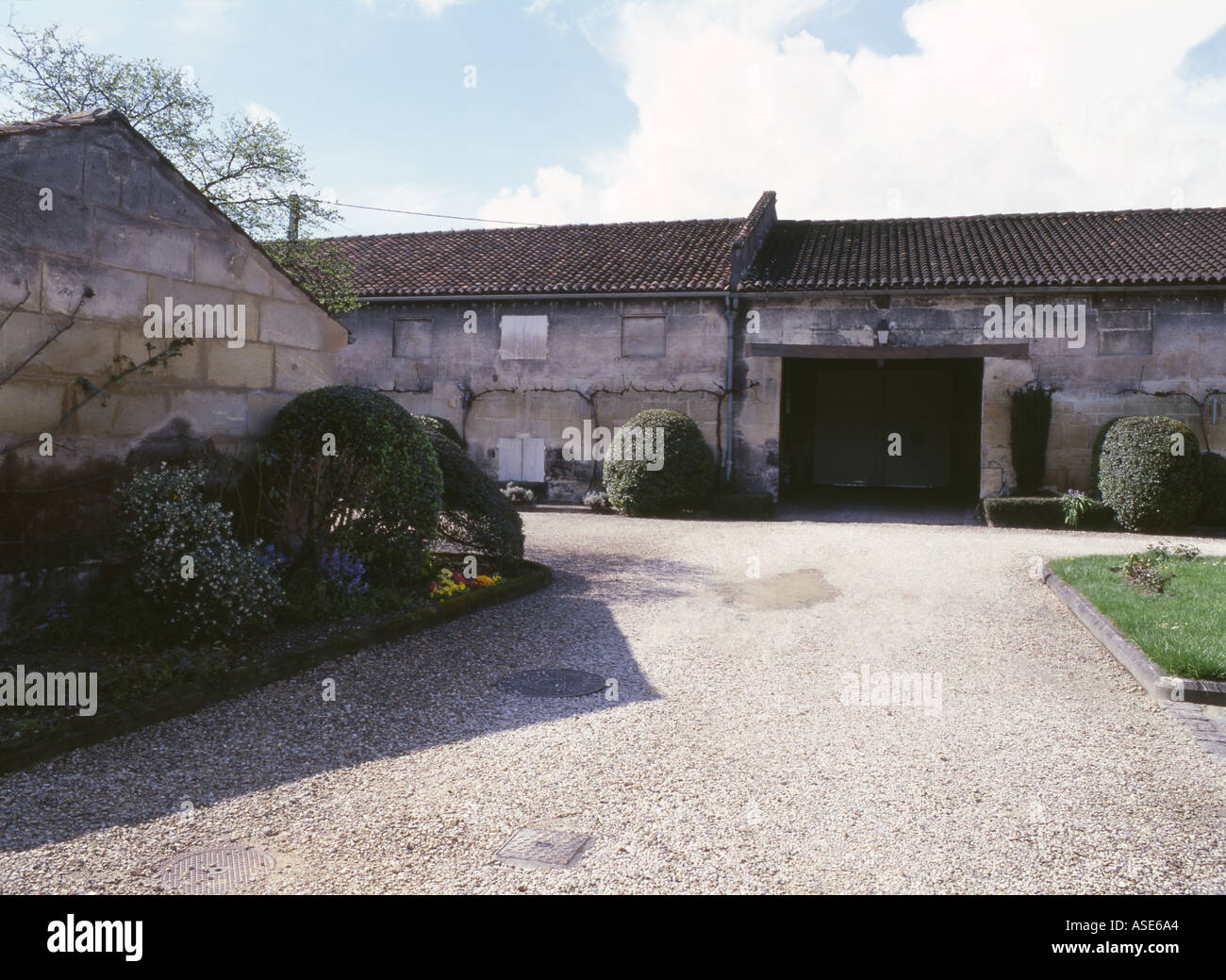 Farm house in the Cognac area france Stock Photo - Alamy