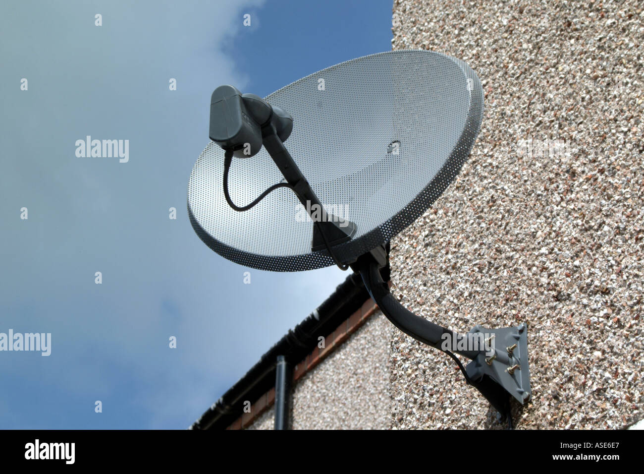 Sky dish hi-res stock photography and images - Alamy