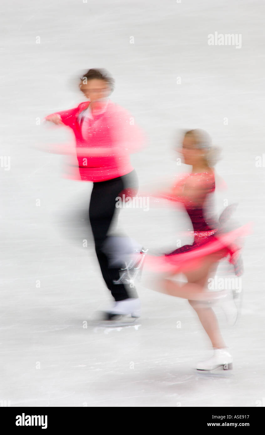 Professional iceskaters hi-res stock photography and images - Alamy