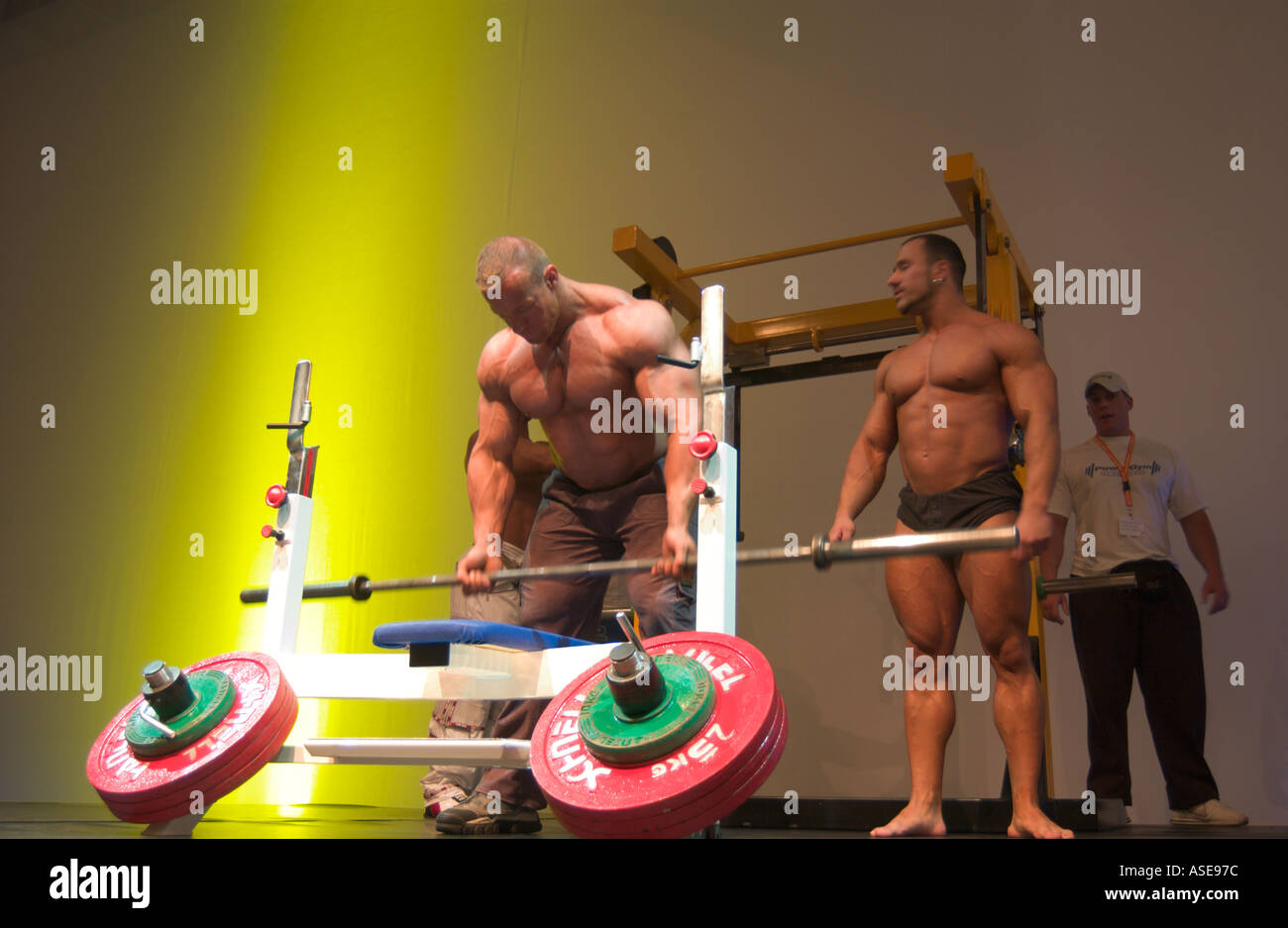 Performance bodybuilders hi-res stock photography and images - Alamy