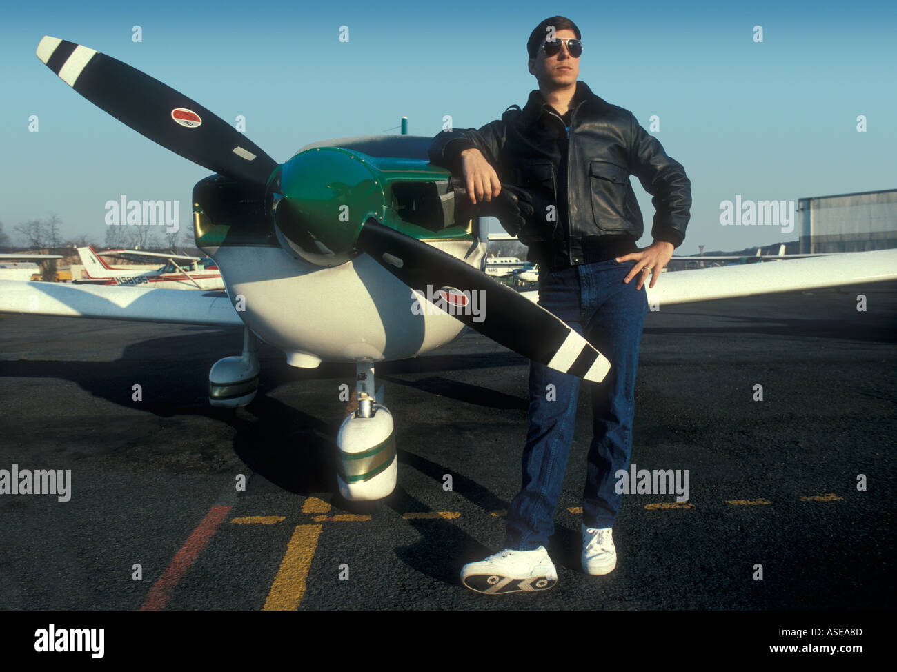 Aeroplanes stands hi-res stock photography and images - Alamy