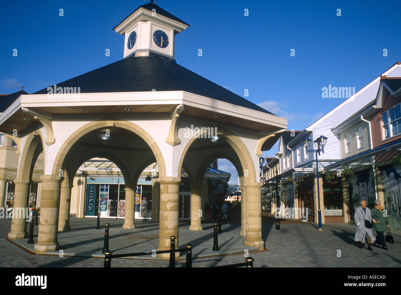 Caerphilly Town Centre High Resolution Stock Photography and Images - Alamy