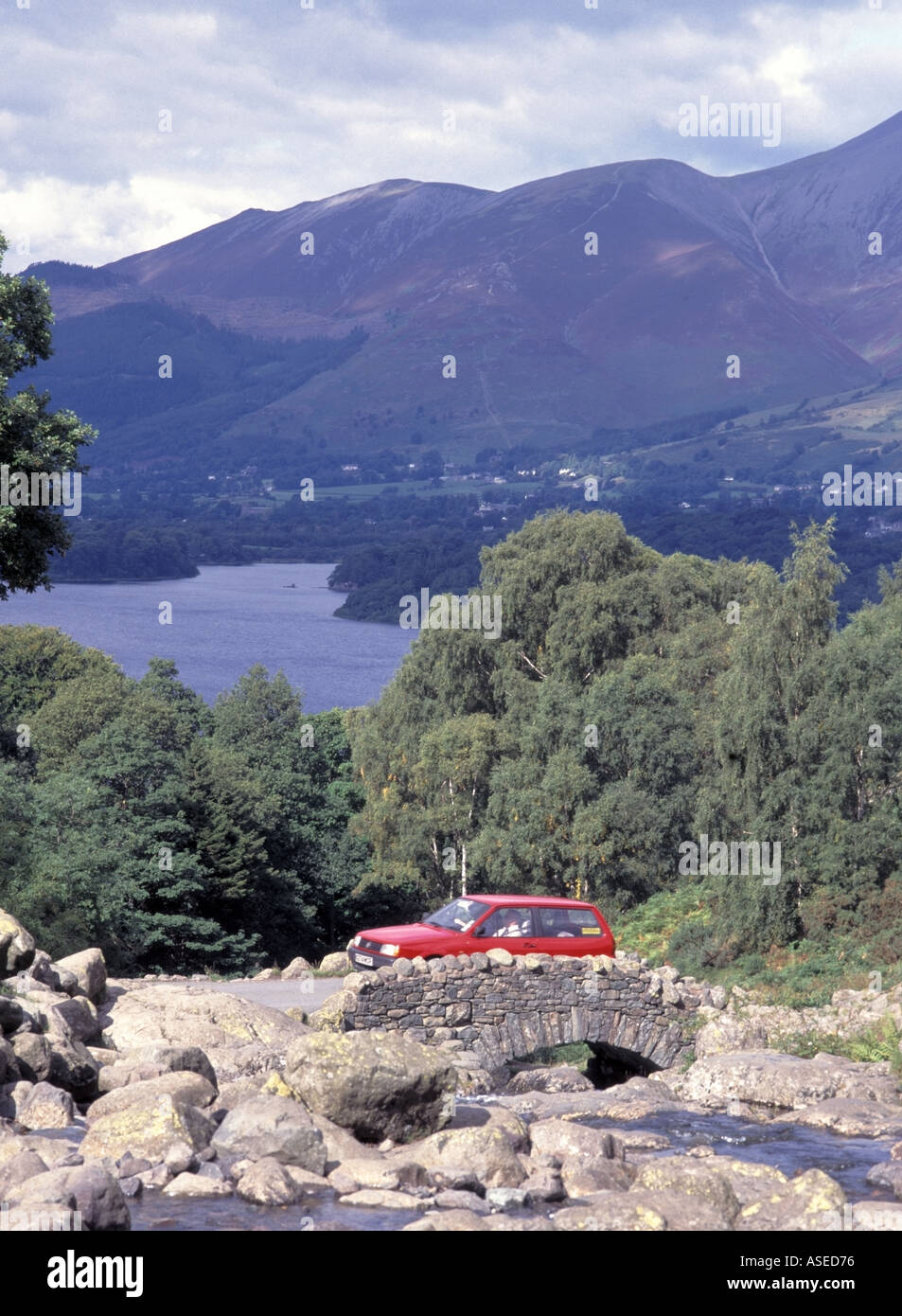 Ashness Bridge Keswick Lake District famous old packhorse bridge views ...