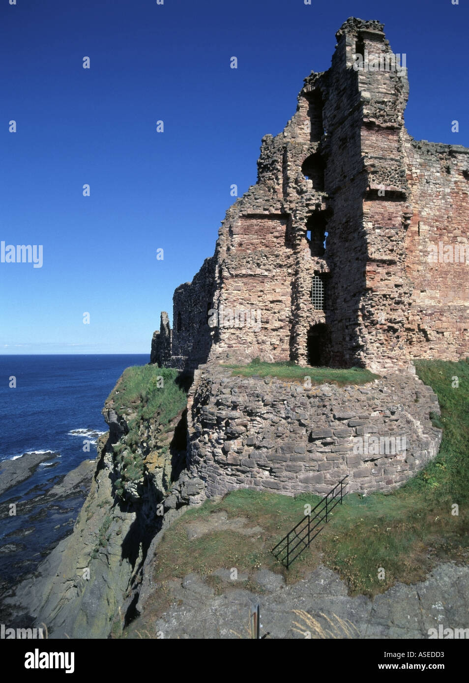 Auldhame castle hi-res stock photography and images - Alamy