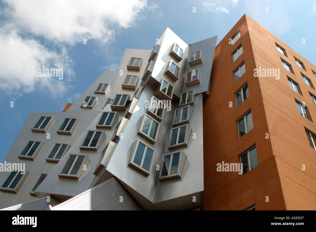 Frank Gehry Achitechture at Massachusetts Institue of Technology ...