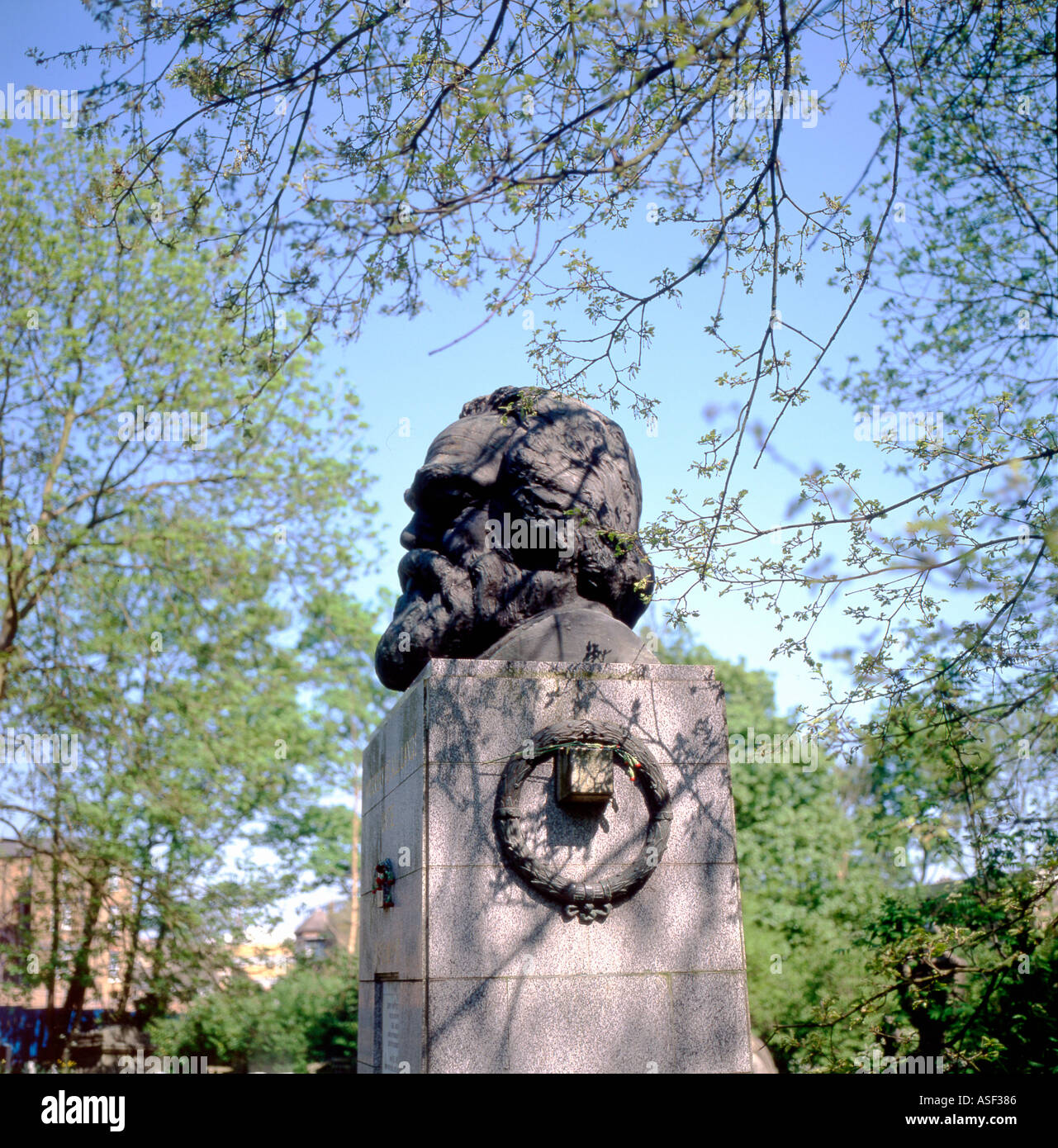 Karl marx monument hi-res stock photography and images - Alamy