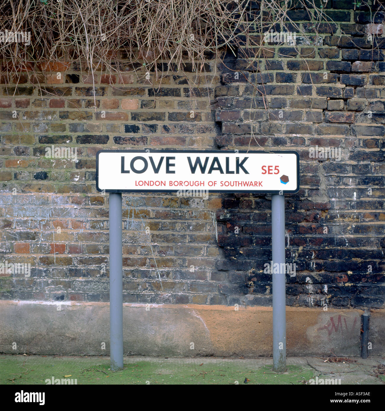 Camberwell street sign hi-res stock photography and images - Alamy