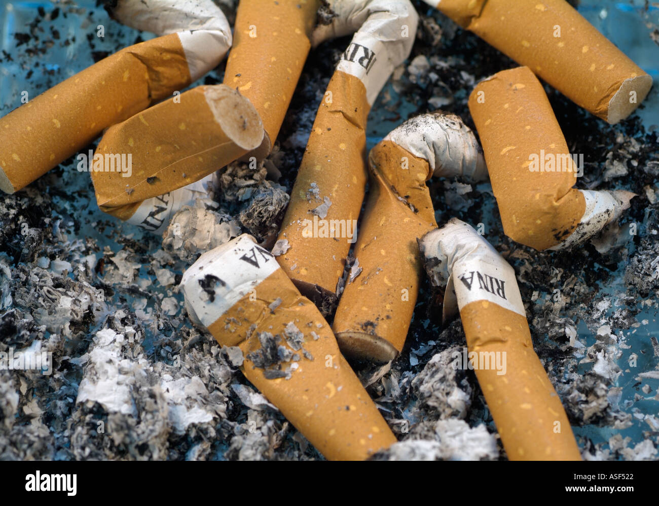 Cigarette ends ashtray hi-res stock photography and images - Alamy
