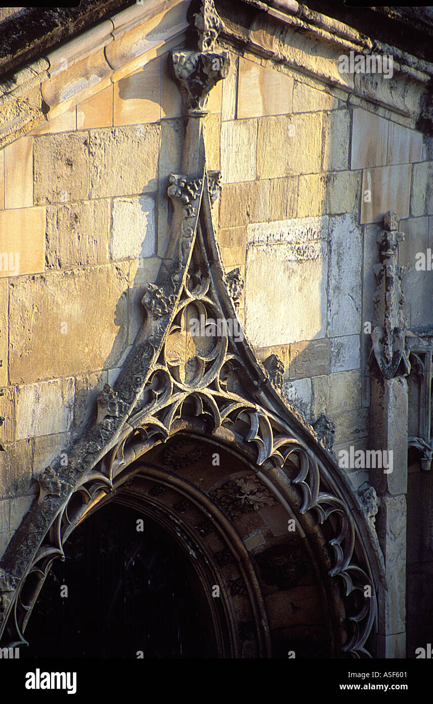 Ogee arch hi-res stock photography and images - Alamy