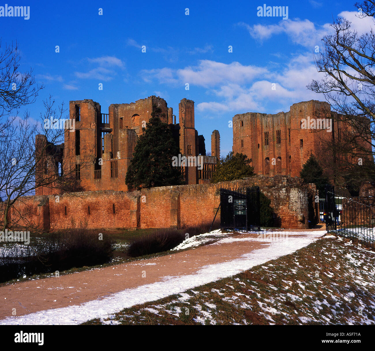 Kenilworth castle keep hi-res stock photography and images - Alamy