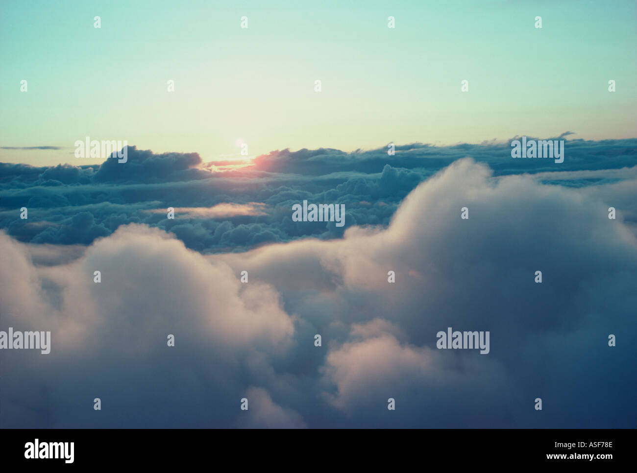 Sunset sky sun setting hi-res stock photography and images - Alamy