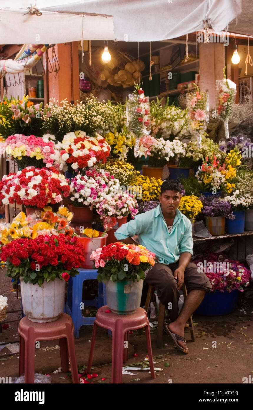 Busy street goa india hi-res stock photography and images - Alamy