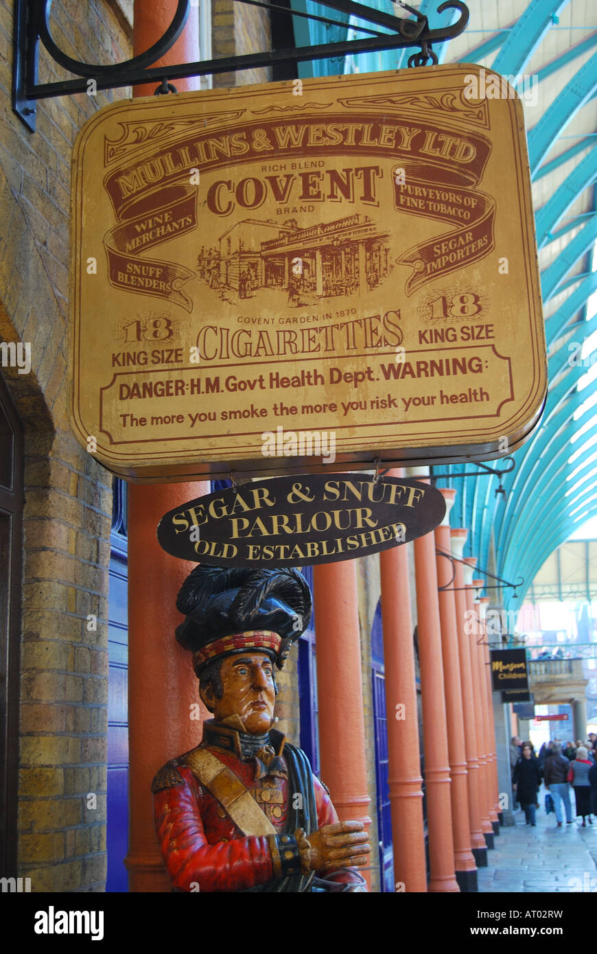 Tobacconist shop london hi-res stock photography and images - Alamy