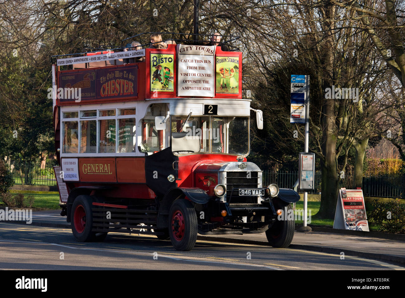 City sightseeing bus stop hi-res stock photography and images - Alamy