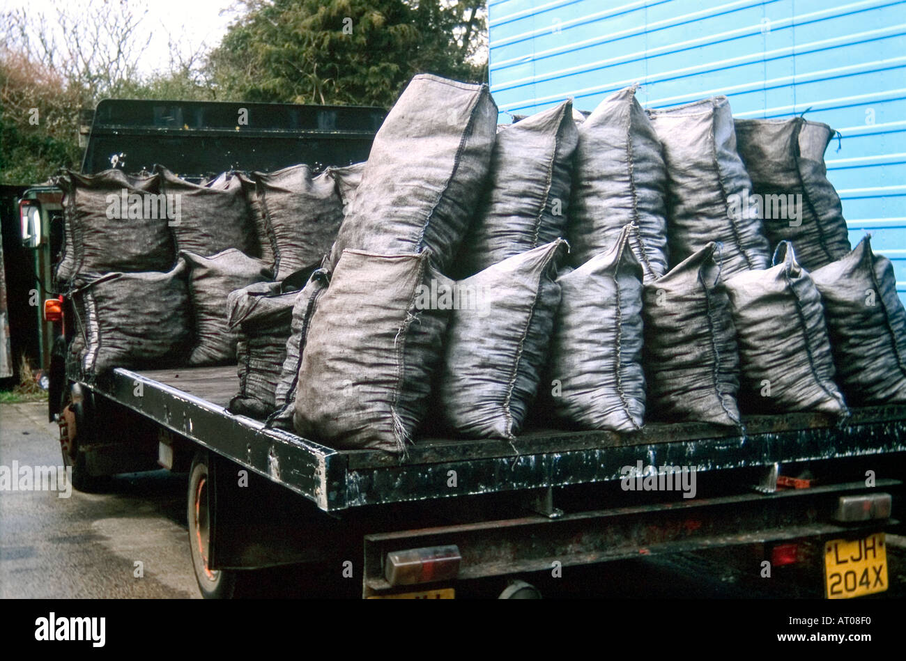 Truck delivery coal hi-res stock photography and images - Alamy