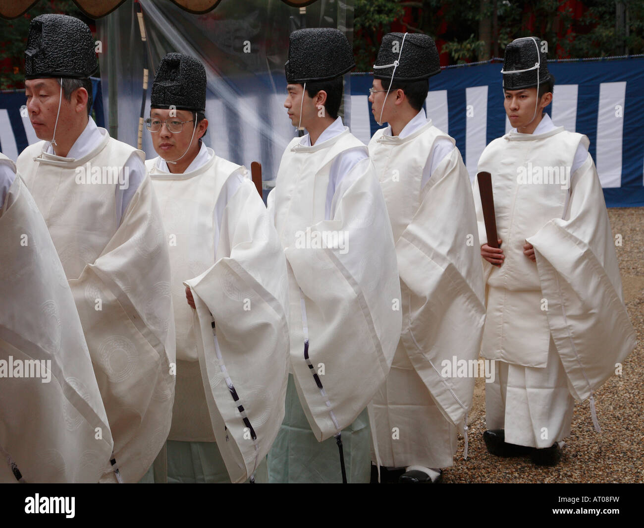 Japan Kansai Kyoto Fushimi Inari Shinto Shrine priests Stock Photo - Alamy