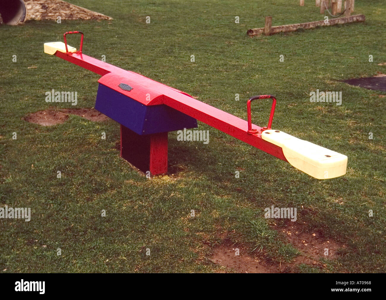 Child uk alone park hi-res stock photography and images - Alamy