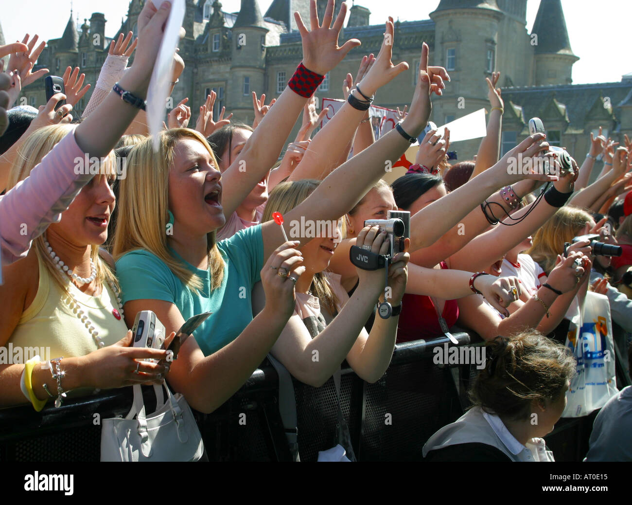 Girls scream concert hi-res stock photography and images - Alamy