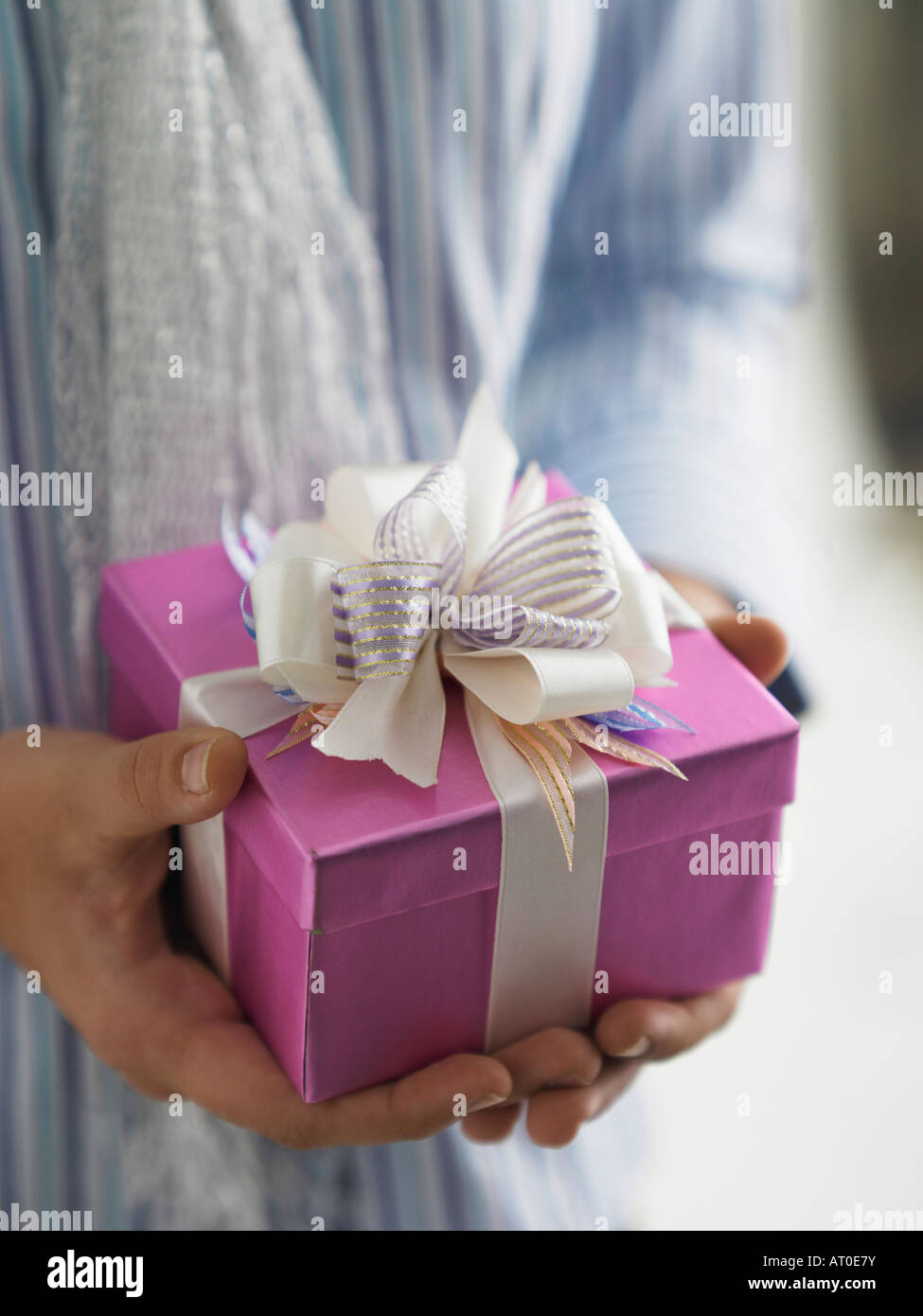 Holding box aloft hi-res stock photography and images - Alamy