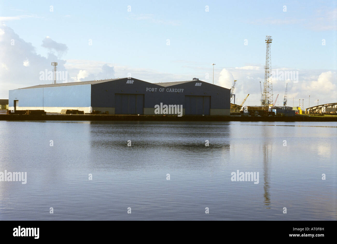 Dockside warehouse hi-res stock photography and images - Alamy