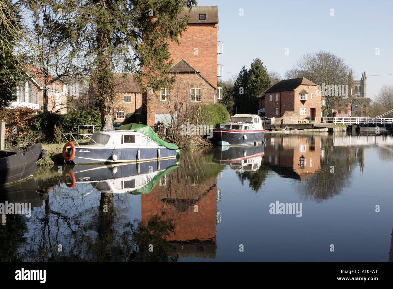 A winters day on the Kennet and Avon Canal at Newbury Stock Photo - Alamy
