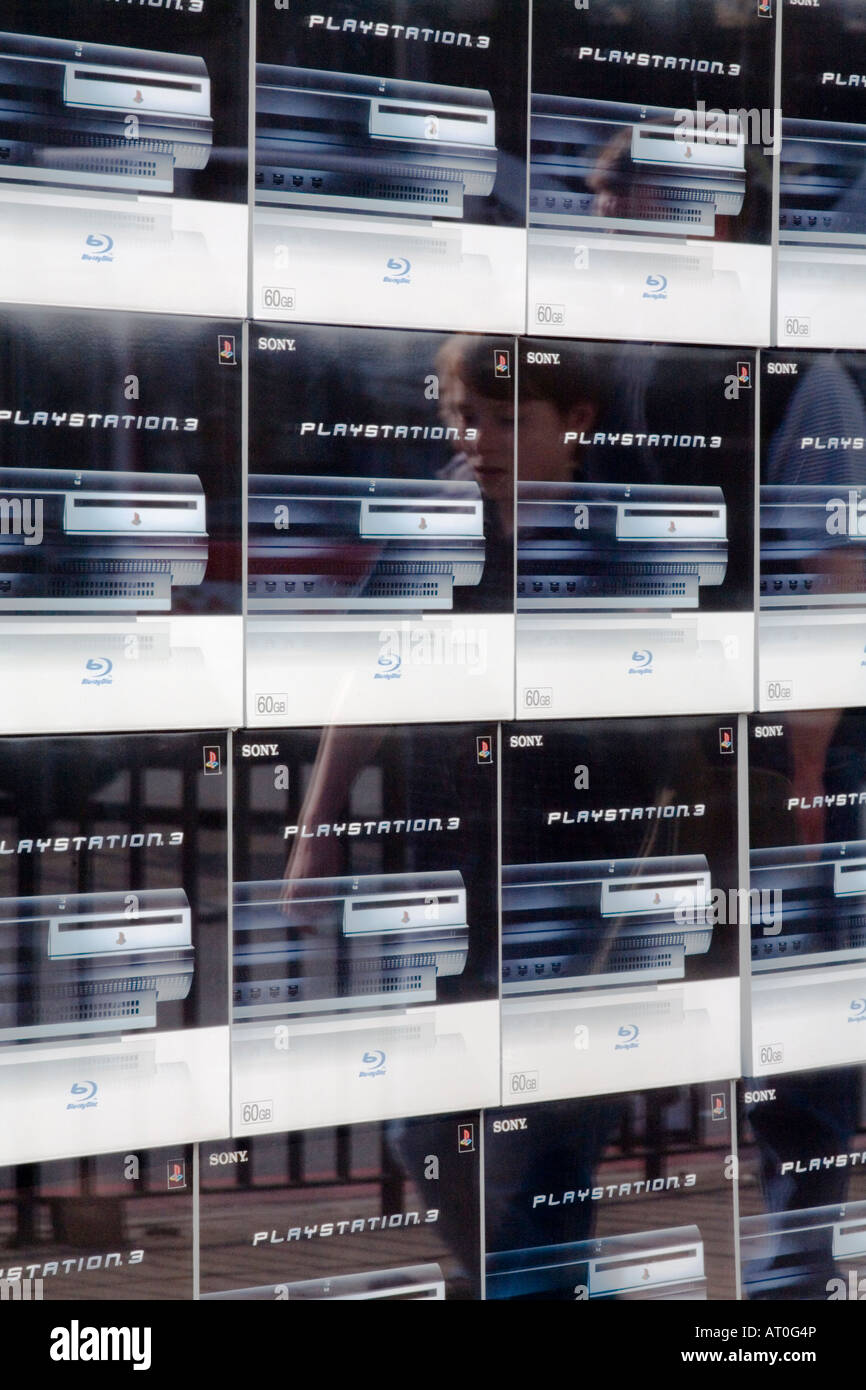 Nintendo packaging box hi-res stock photography and images - Alamy