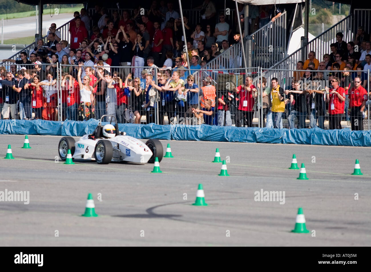 Wettbewerb der geschwindigkeit hi-res stock photography and images - Alamy