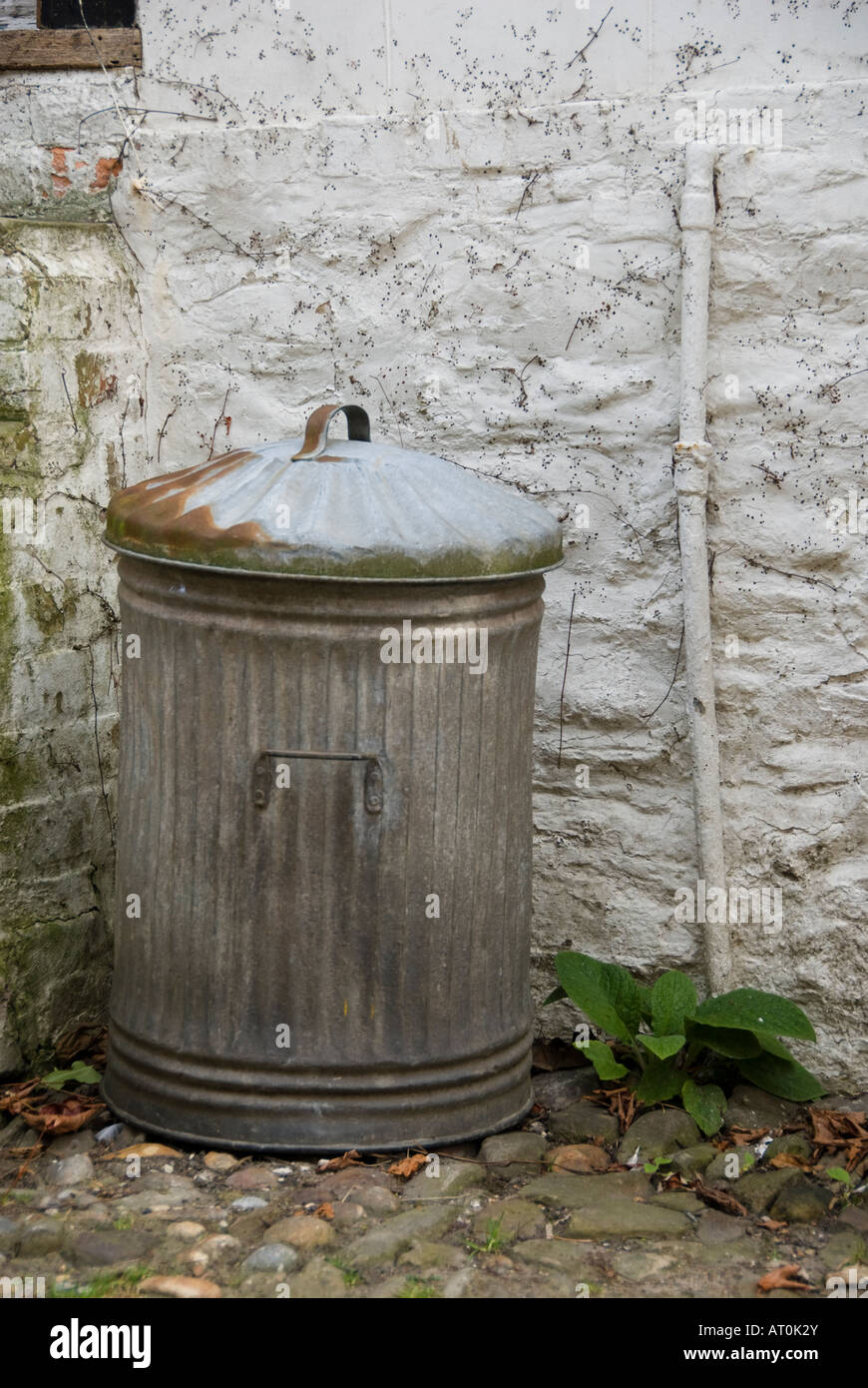 Rusty bin still life Stock Photo - Alamy