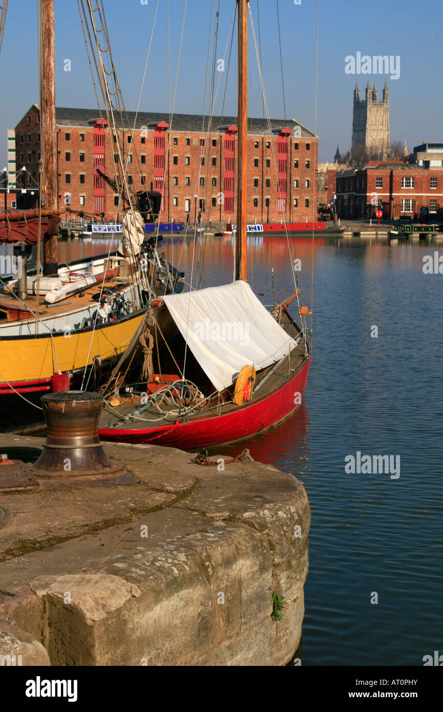 Gloucester docks sharpness canal river hi-res stock photography and ...